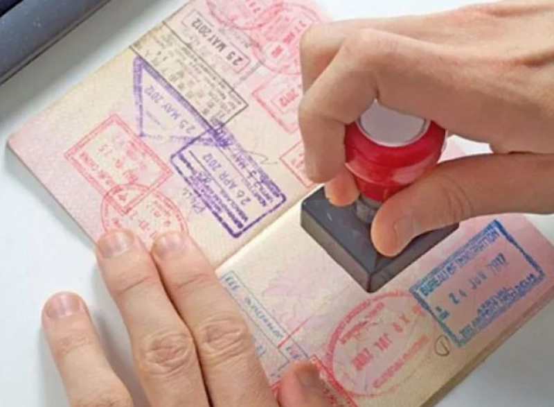 Mixed reactions to visit visa validity extension | Muscat Daily| Oman ...