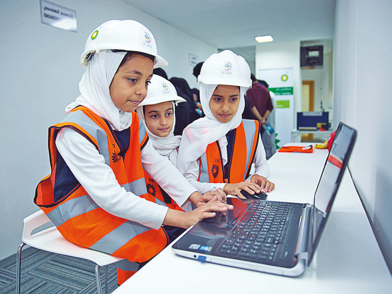 Agreement inked to digitalise Oman’s school curriculum | Muscat Daily ...