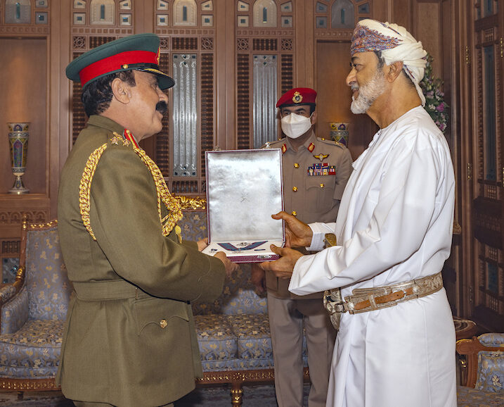 Brigadier General Hatmi conferred Oman Military Order