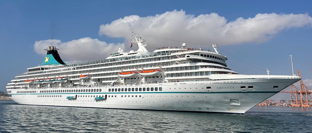 Cruise ship with 1,300 passengers docks at Salalah Port