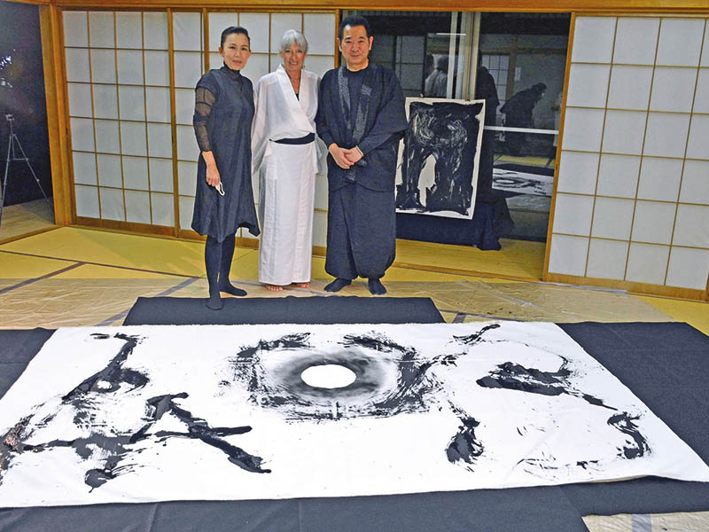 Japanese couple begins calligraphy exhibition at Omani Society for Arts