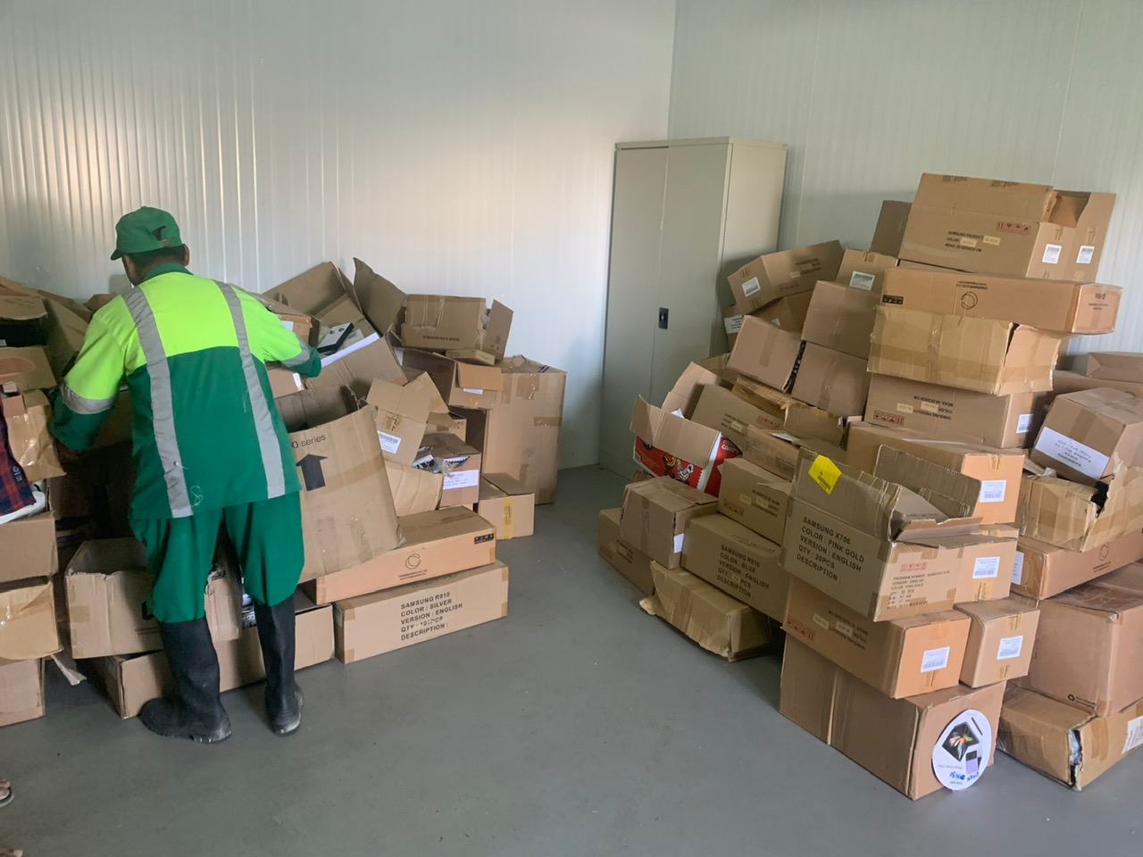 Muscat Municipality raids house in Muttrah