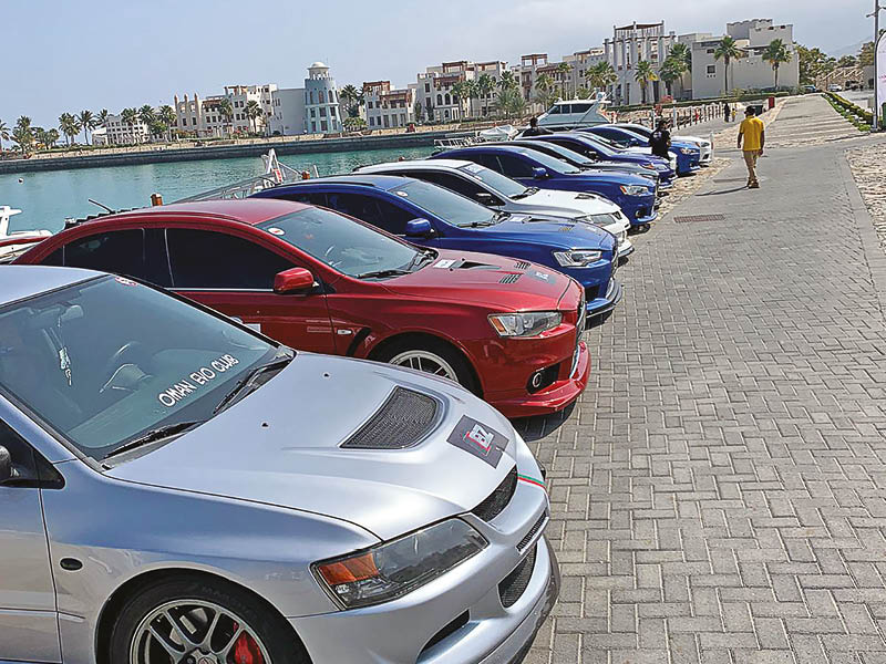Motorists spread awareness on traffic safety, tourism in Muscat