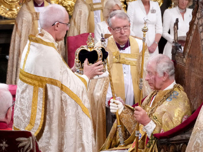 Charles III crowned king | Muscat Daily| Oman News |Business | Sports ...