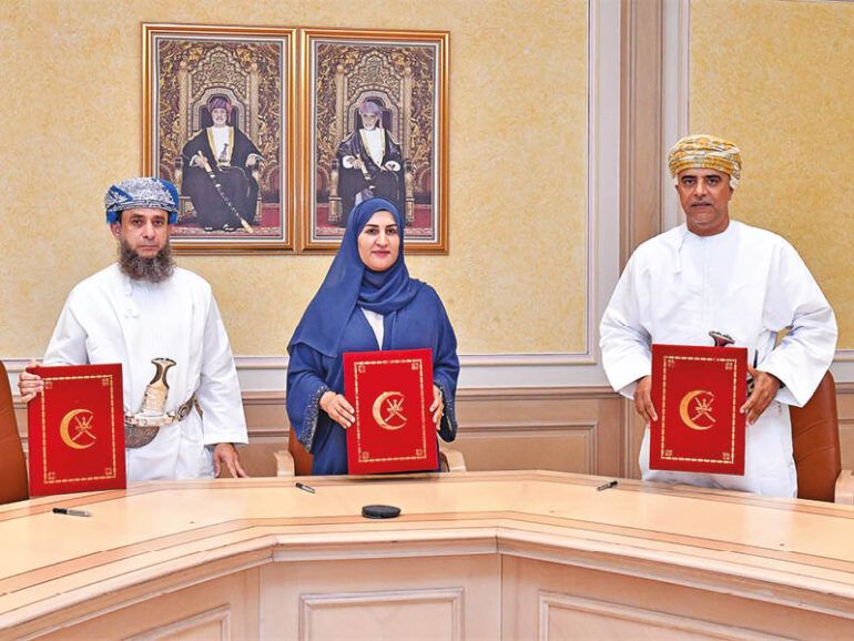 MoH inks agreement with OMIFCO, Oman LNG for dialysis unit in Bidiyah ...