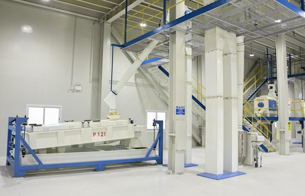 Oman Flour Mills inaugurates animal feed plant in Mutrah
