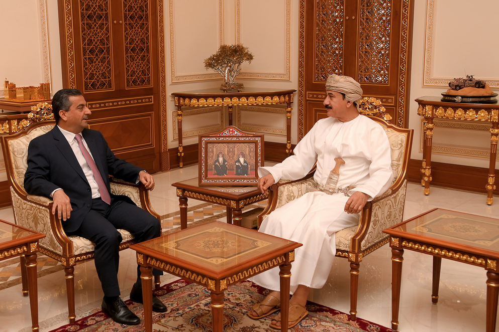 Gen Nu’amani receives Syrian, US ambassadors