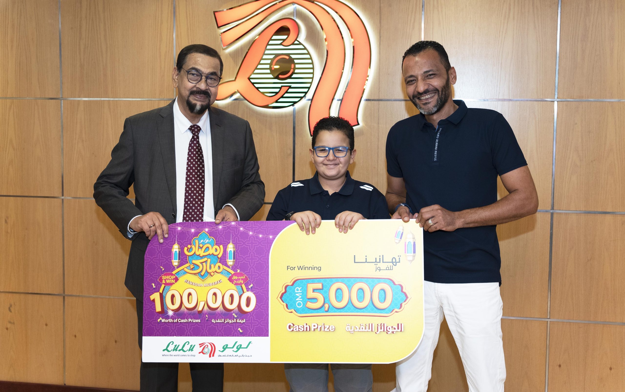 Lulu hands over cash prizes to 'Shop and Win' promotion winners