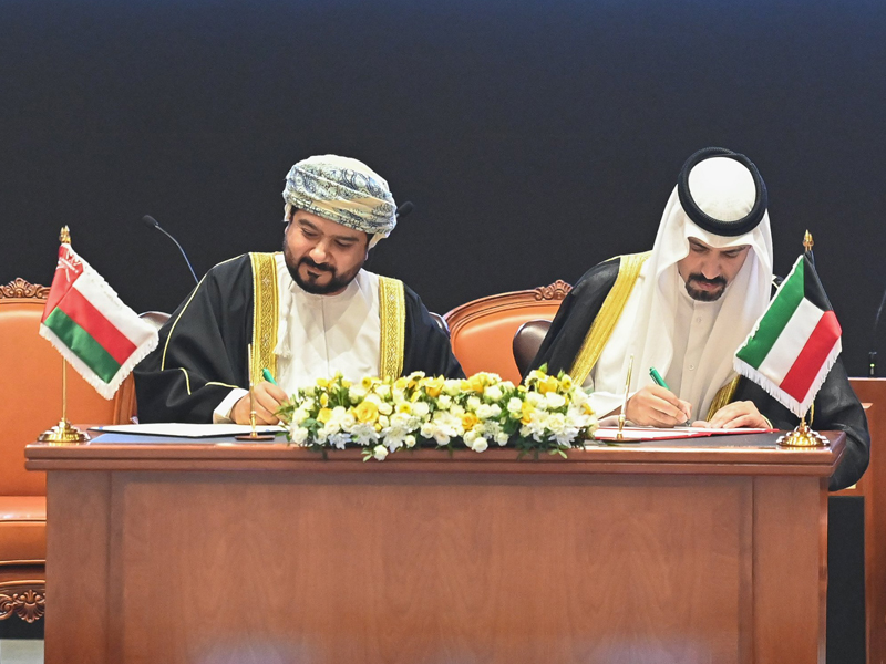 Oman, Kuwait strengthen ties with four MoUs