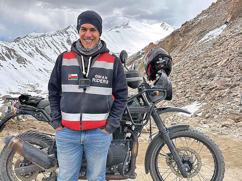 Two Omanis ride to Umling La, world's highest motorable pass
