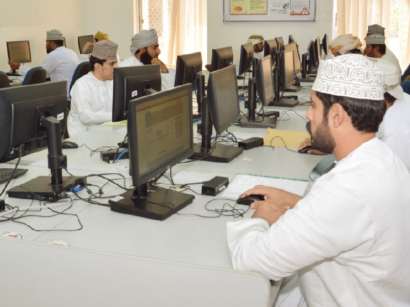 30 professions Omanised; MoL tightens rules for expat hiring