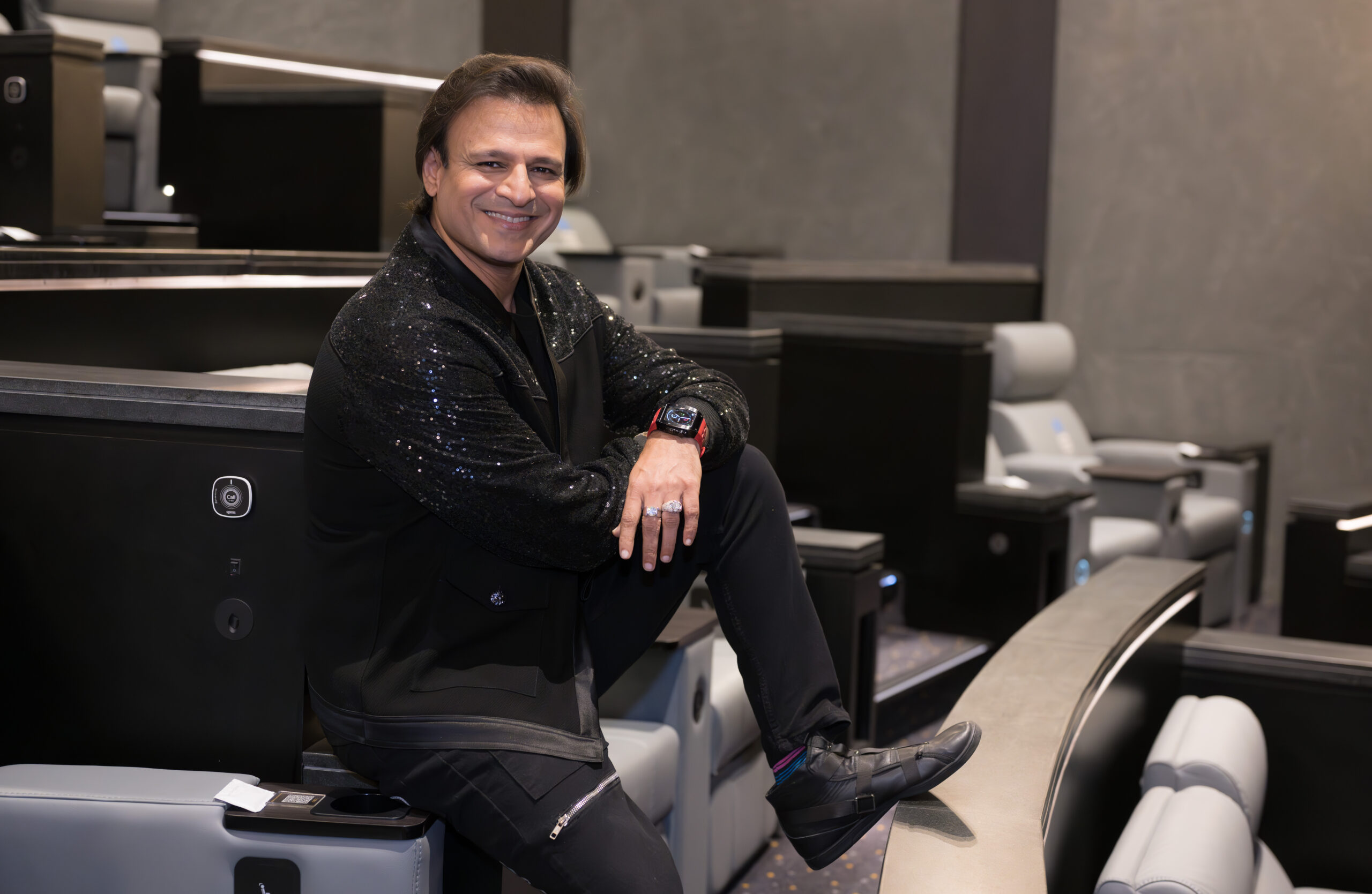 Muscat enjoys Vivek Oberoi's 'company'