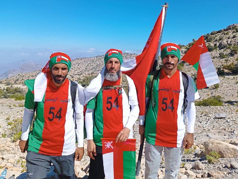 Three Omani hikers mark National Day with 54km trek