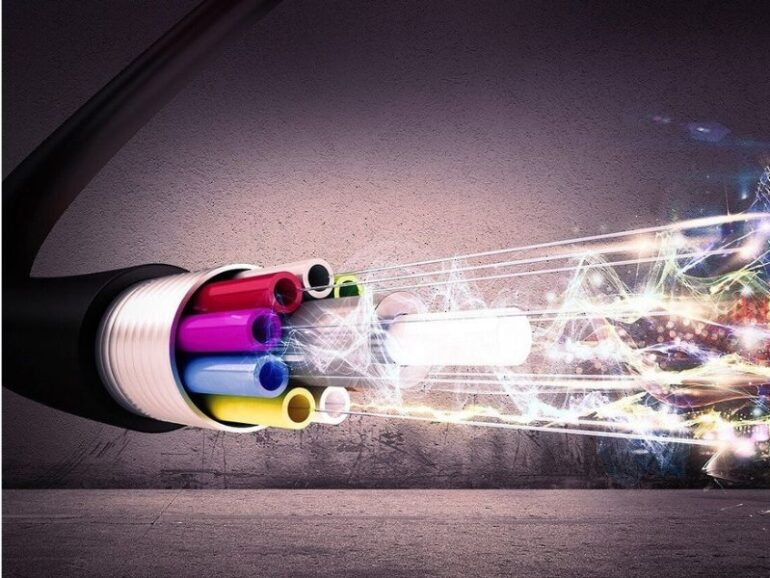 Oman broadband hits 301,000 fibre subscribers