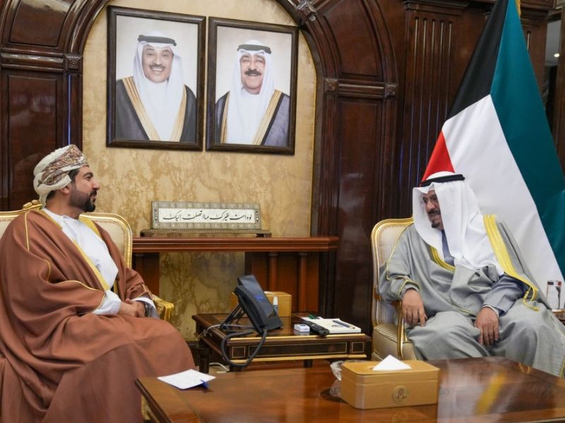 Omani minister meets Kuwaiti PM