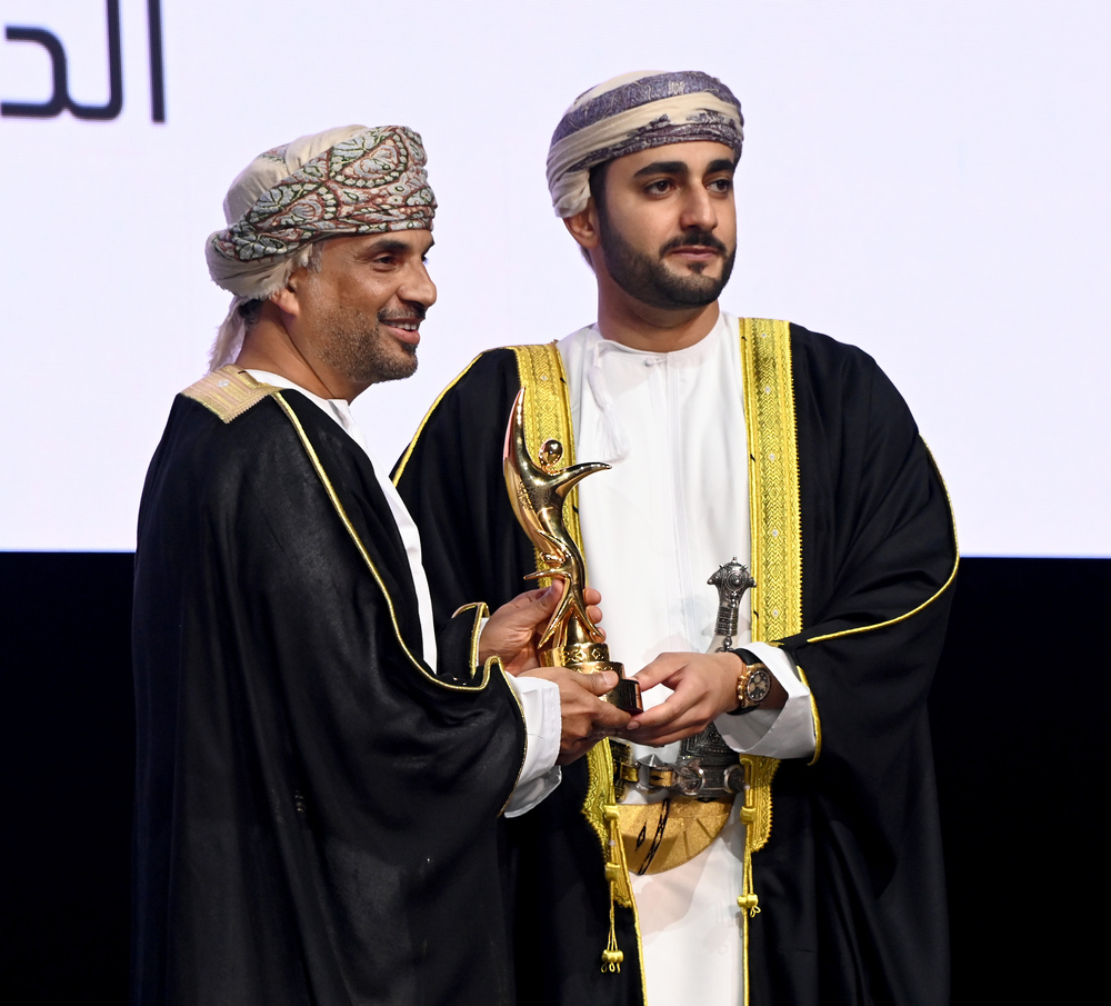 Sayyid Theyazin concludes 15th Arab Theatre Festival in Oman