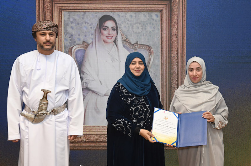 Omani artist showcases her royal touch with portraits
