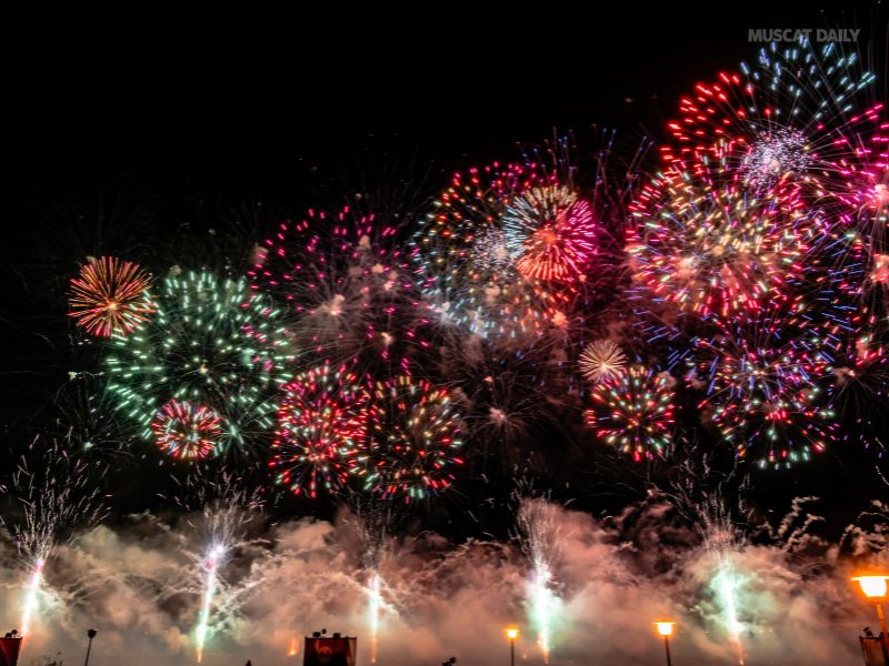 Dhahirah displays grand fireworks to welcome the Honourable Lady