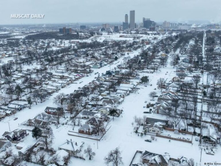 US winter storm: 13,000 flights cancelled amid extreme cold